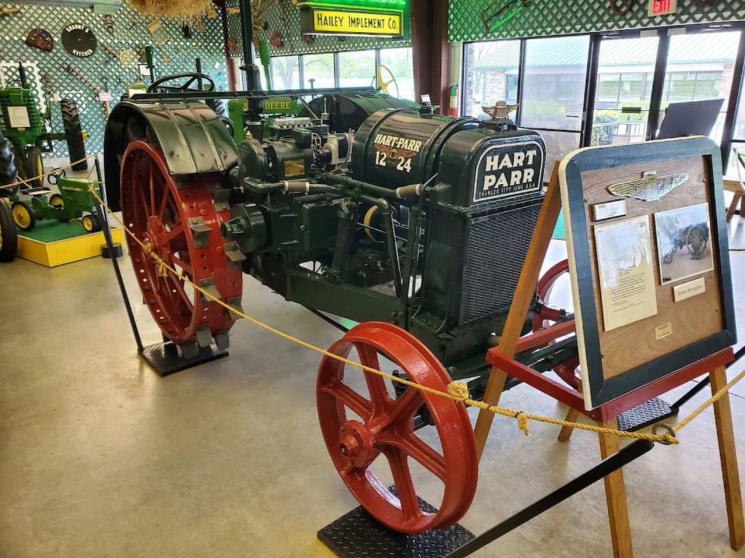 Gaetz Tractor Museum - Branson Premier