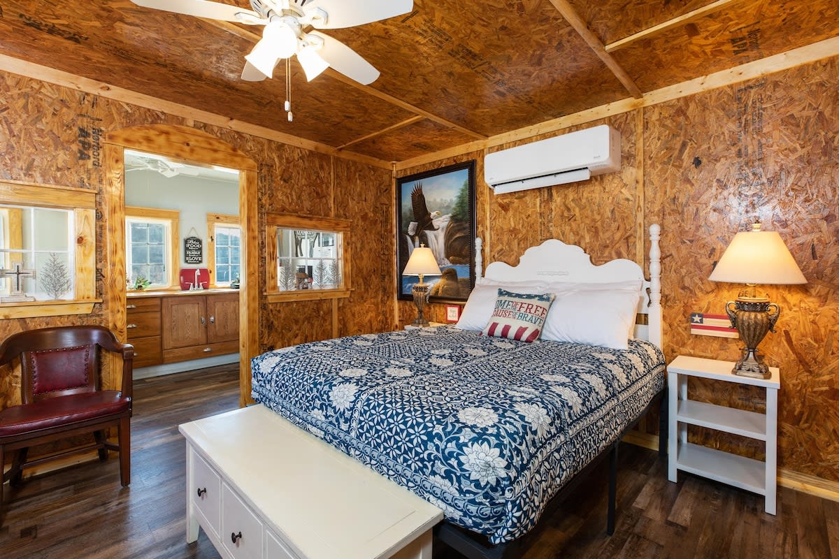 Cozy Cottage Escape Near the Lake - Branson Premier